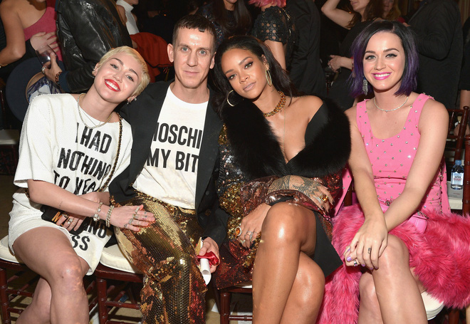 Khung hình quy tụ dàn sao máu mặt: Tỷ phú Rihanna Kanye sặc mùi tiền, 2 ...