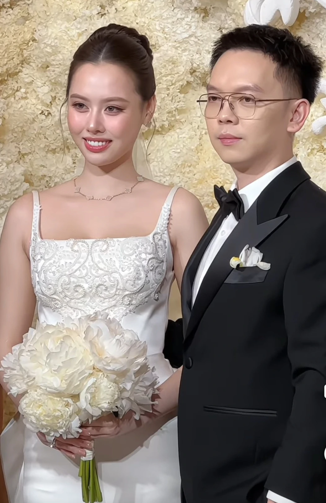 Đám cưới Á hậu Tâm Như và chồng doanh nhân: Cô dâu khóc nức nở, Khánh ...