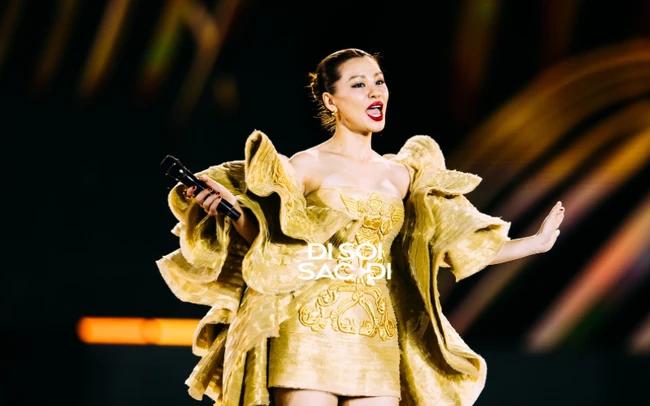 Đây là chị đẹp cứ lên màn LED là khán giả hú hét: Xinh xuất sắc, tính ...