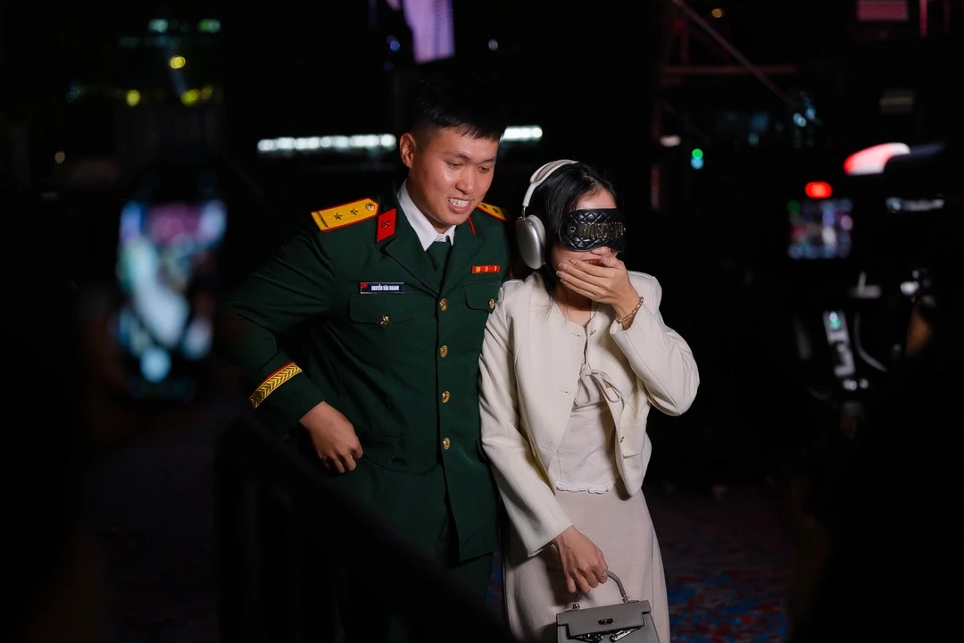 Hot nhất đêm 31/12: Cặp đôi chơi lớn cầu hôn trước cả ngàn người, được ...