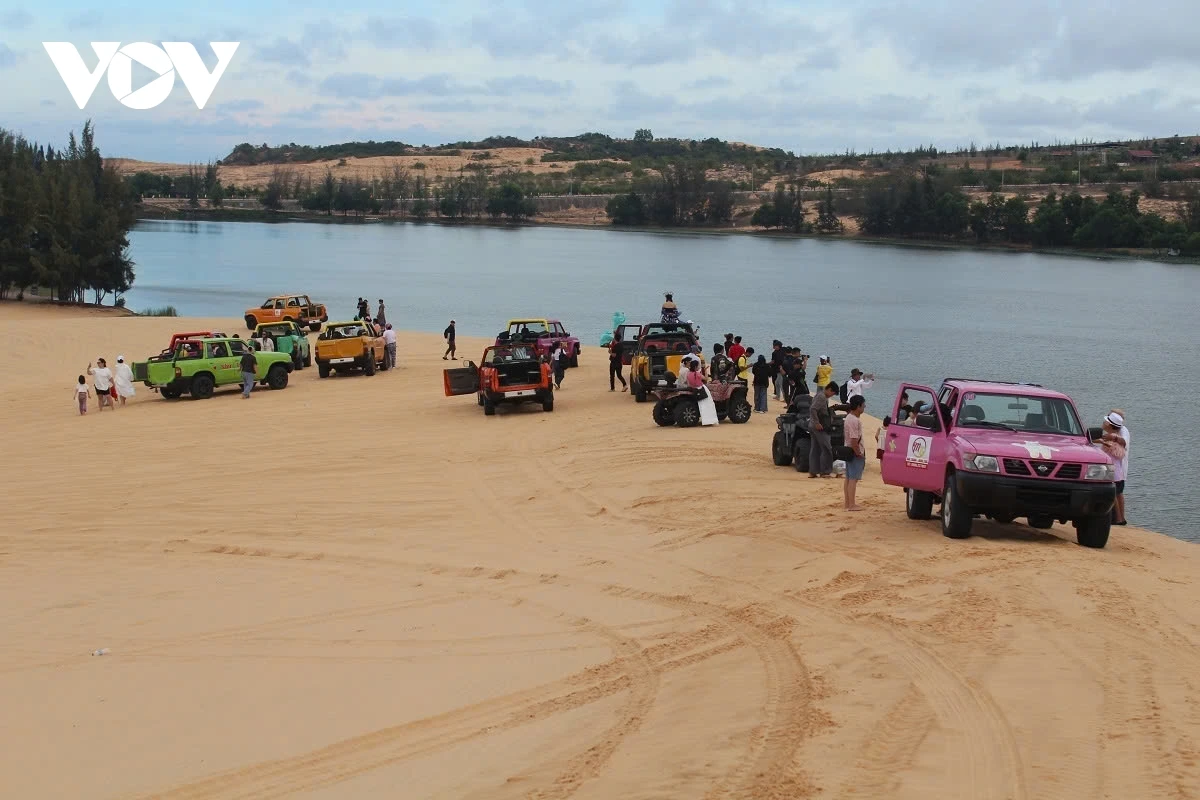 Các điểm tham quan, vui chơi tại TP.HCM nhộn nhịp khách, dù không phải ...