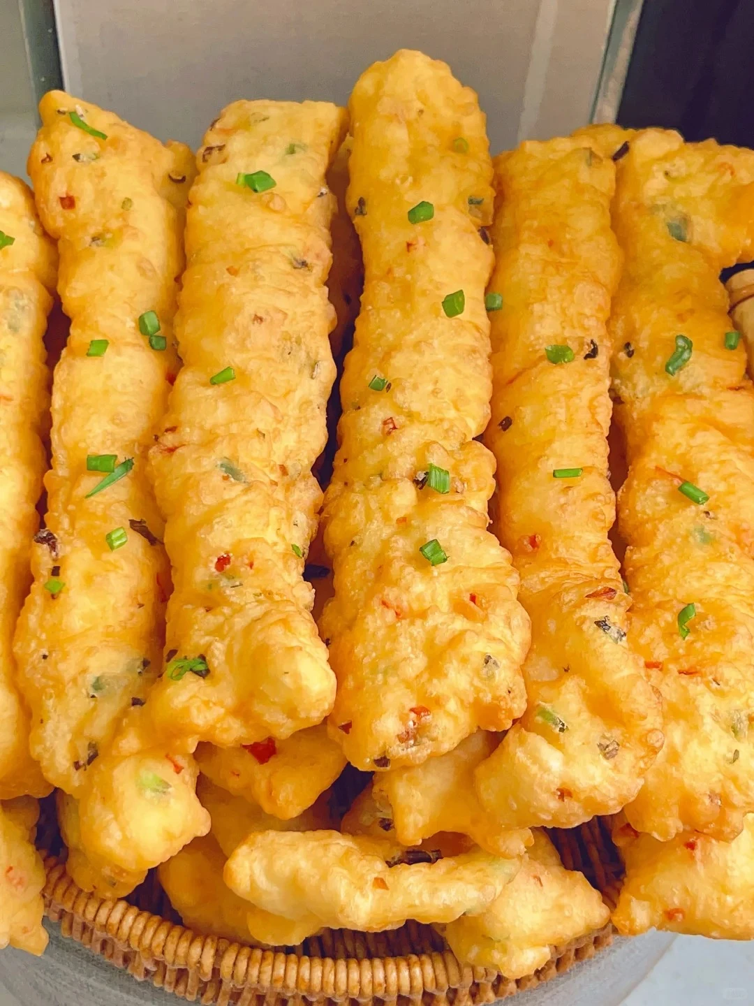 Không cần nhào bột lâu hay dậy sớm, tôi đã làm ra mẻ quẩy rau củ giòn ...