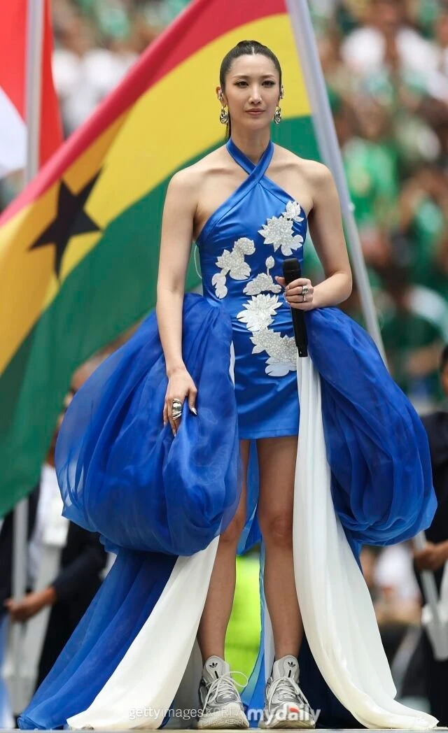 Lisa diễn World Cup ồn ào tranh cãi nhưng giọng ca này lại được khen ...